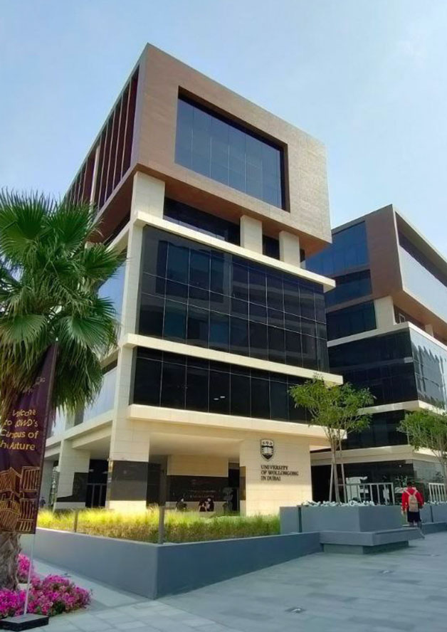 Study English at UOWD | University of Wollongong in Dubai